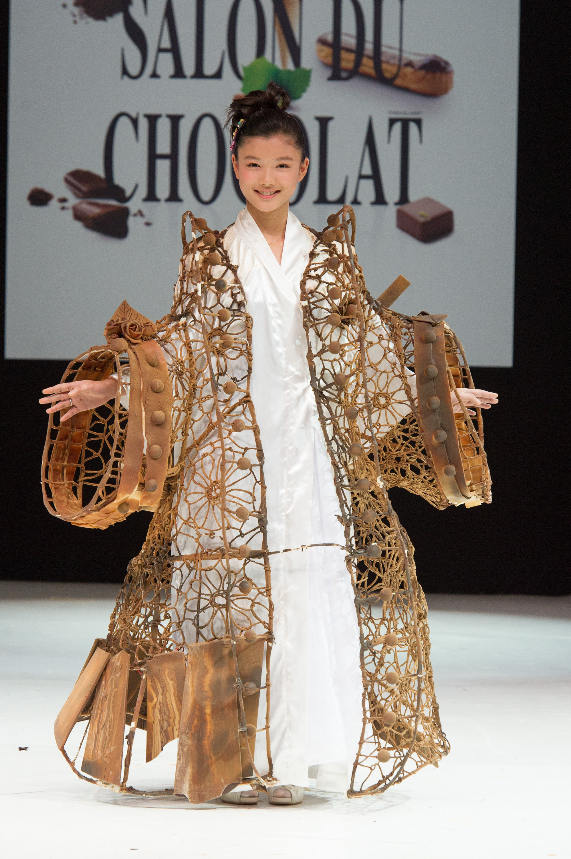 Chocolate Couture | Creative Couture: 15 Dresses Made from Weird ...