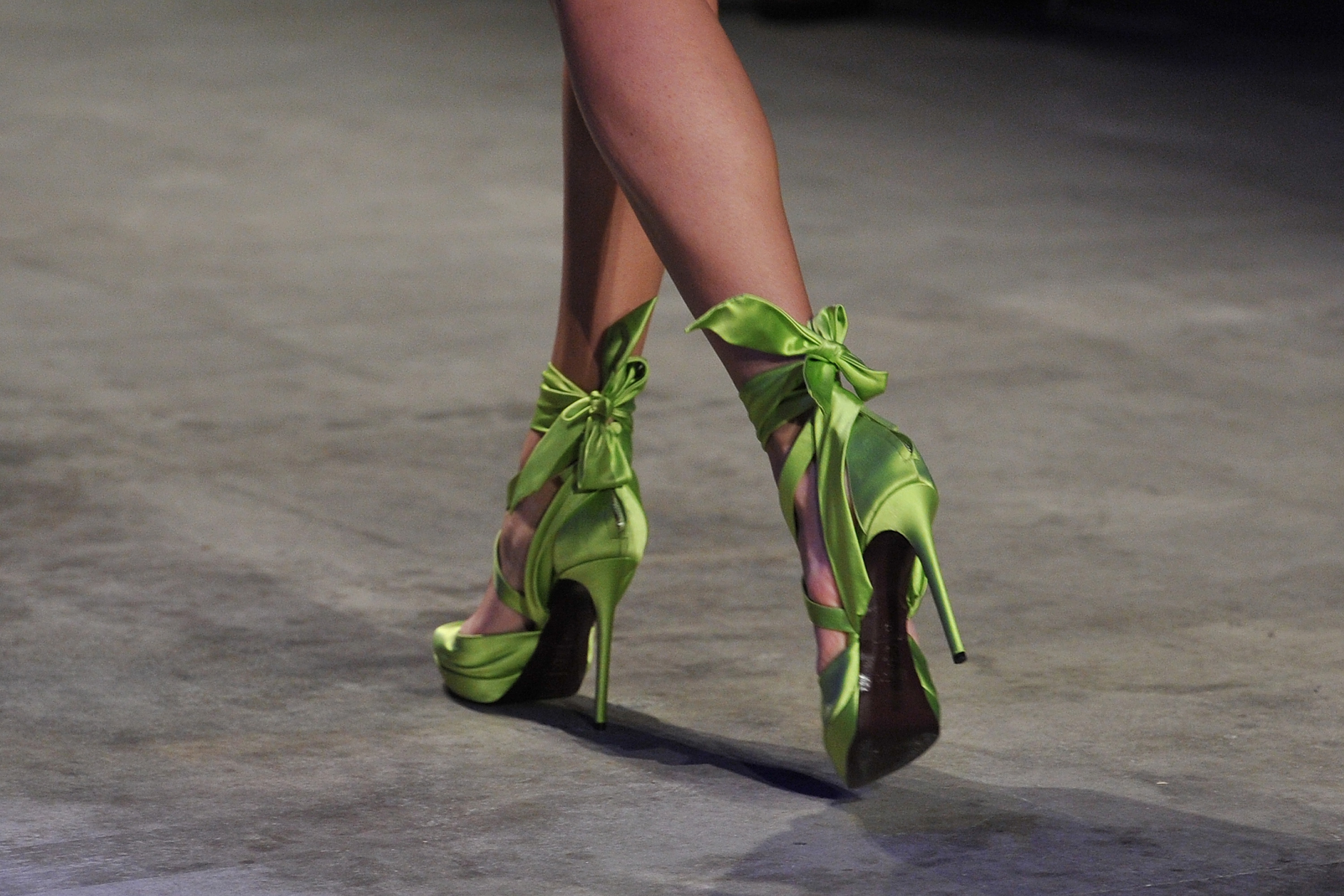 How to Walk Like a Model in Four Easy Steps: Q+A With Casting Director ...