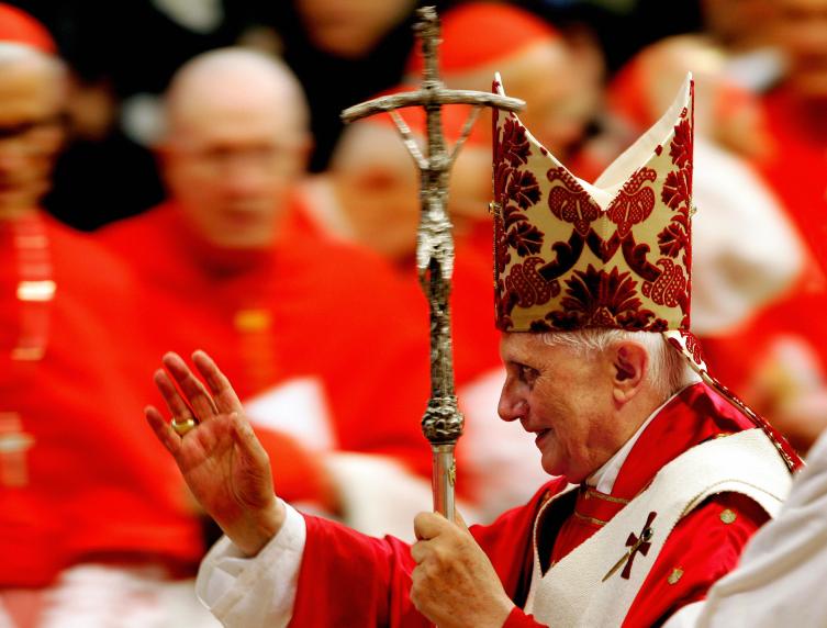 Hanging Up His Hat: Pope Benedict’s History of Fanciful Headwear | TIME.com