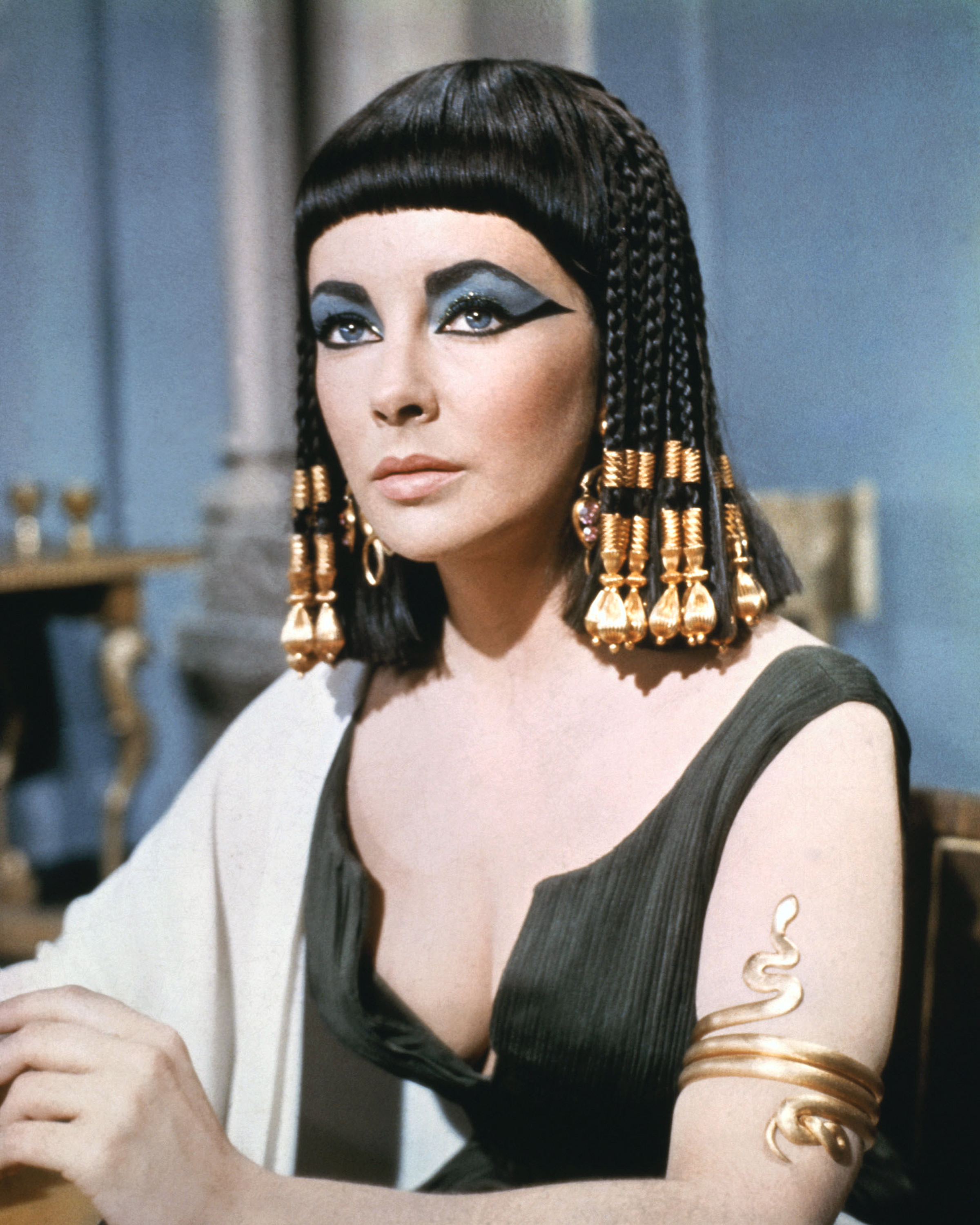 50 Years Later: How Cleopatra Continues to Influence Fashion Today ...